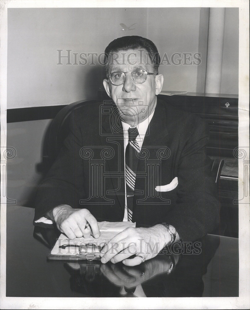 1956 Press Photo Capt. Thomas Alcock - Historic Images