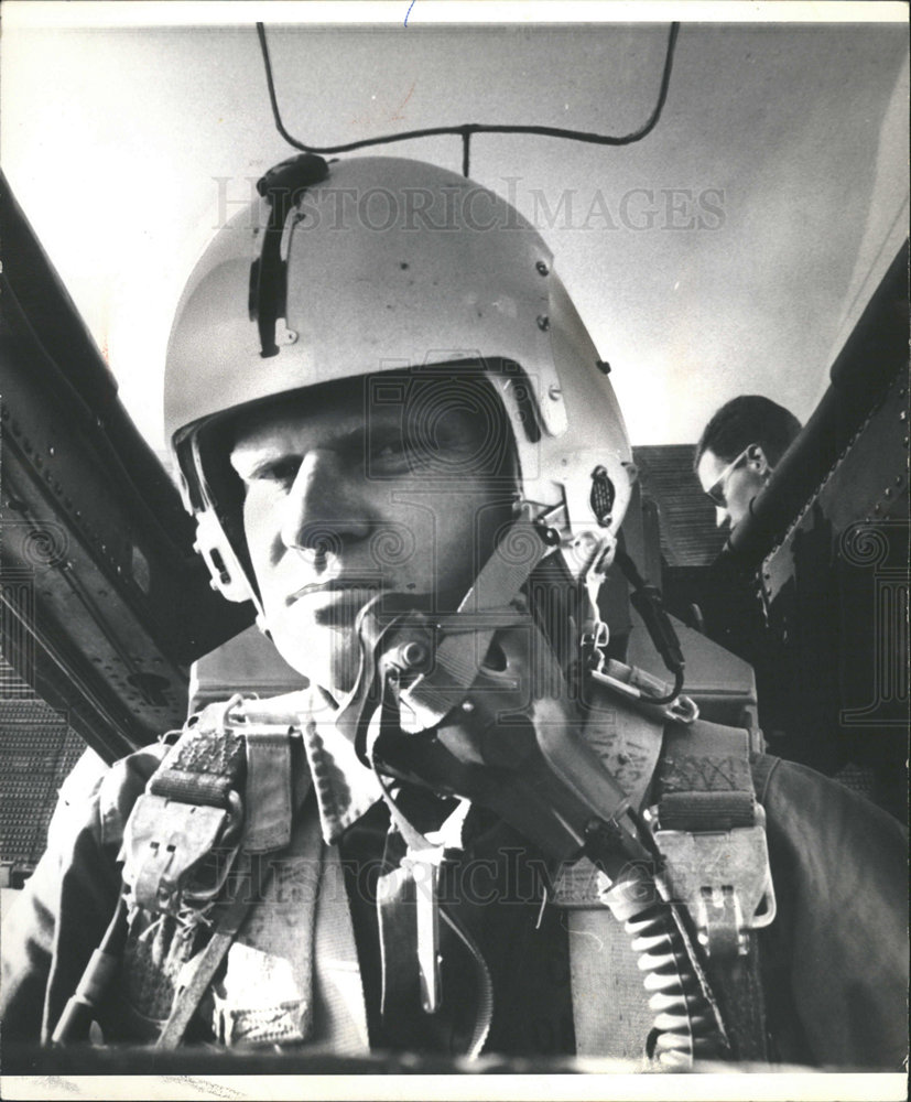 1965 Press Photo Henry Gill Daily News Photographer - Historic Images