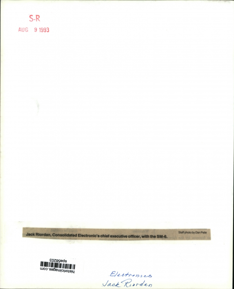 1993 Press Photo Jack Riordan, Consolidated Electronics Chief Executiv ...