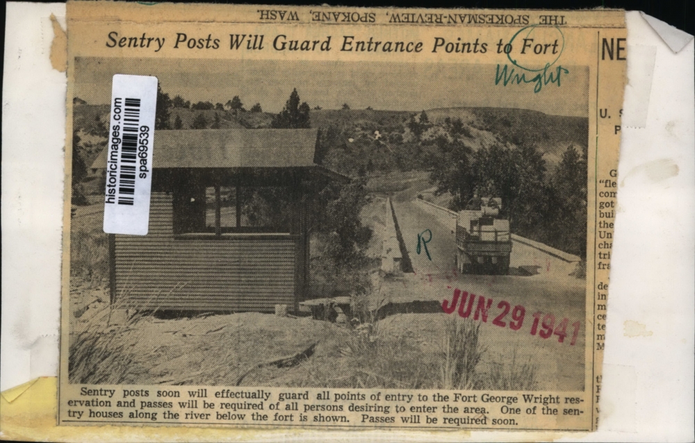 1941 Press Photo Sentry Posts Guard Entrance Points to Fort George Wri ...